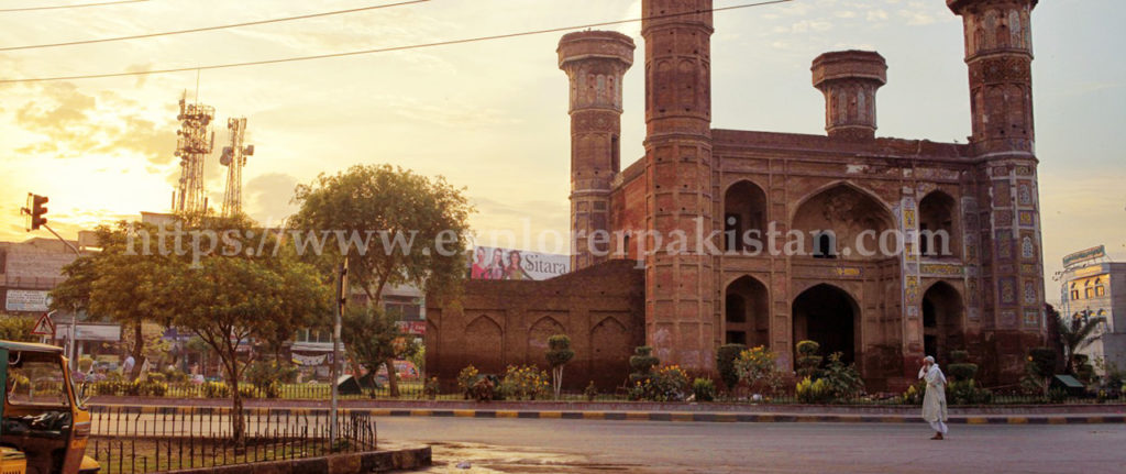 Places to visit in Lahore Pakistan - Histrocial abd famous lahore places